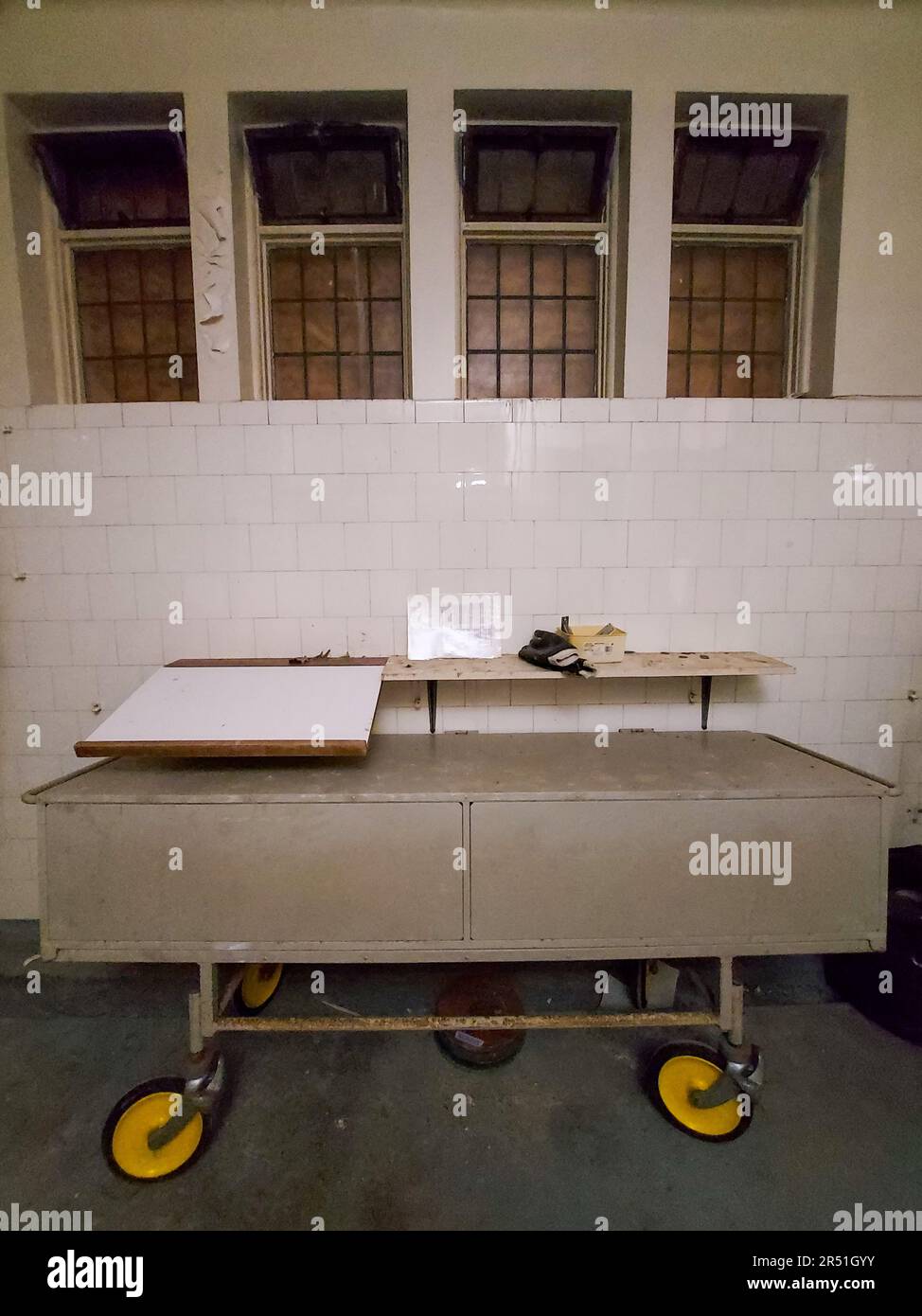 NORTHERN WALES, UK: CREEPY IMAGES of a Welsh abandoned Morgue that is ...