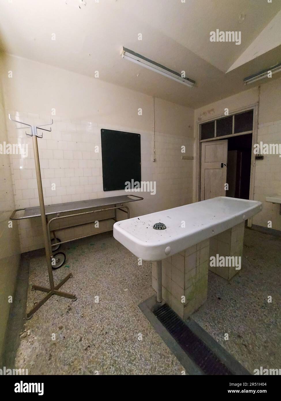 NORTHERN WALES, UK: CREEPY IMAGES of a Welsh abandoned Morgue that is ...