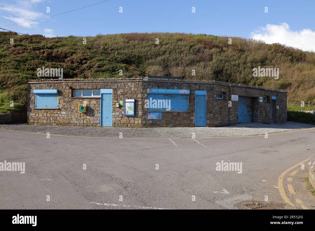 The shop at Southerndown Bay beach car park shut for the winter and due ...
