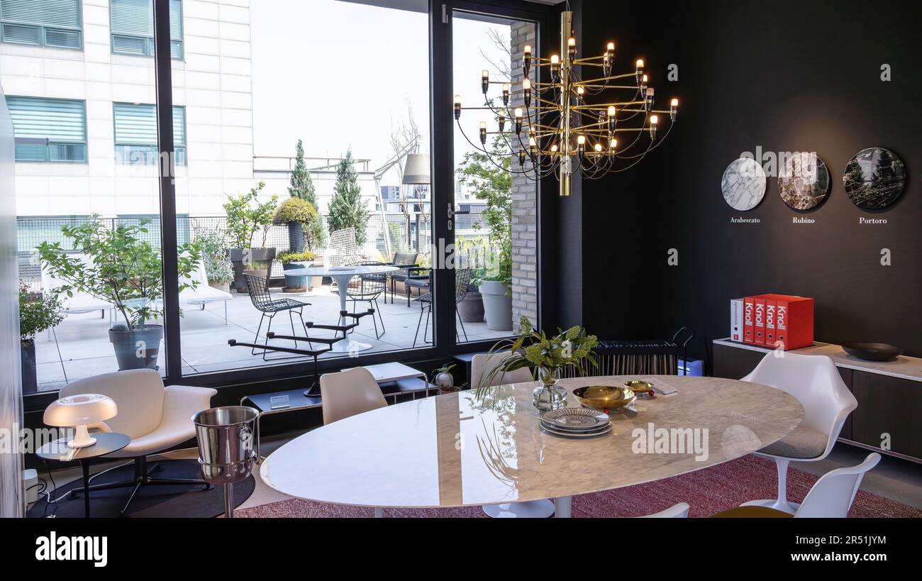 Creative seating solutions hi-res stock photography and images - Alamy