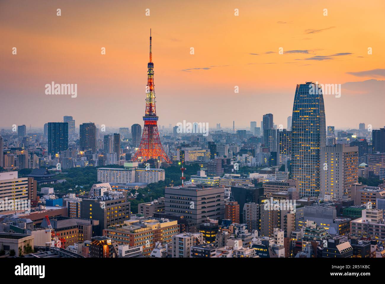 Famous buildings in tokyo hi-res stock photography and images - Alamy