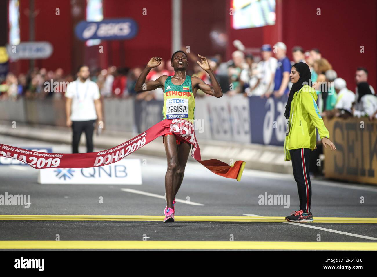 Lelisa DESISA winning in the Doha 2019 World Athletics Championships ...