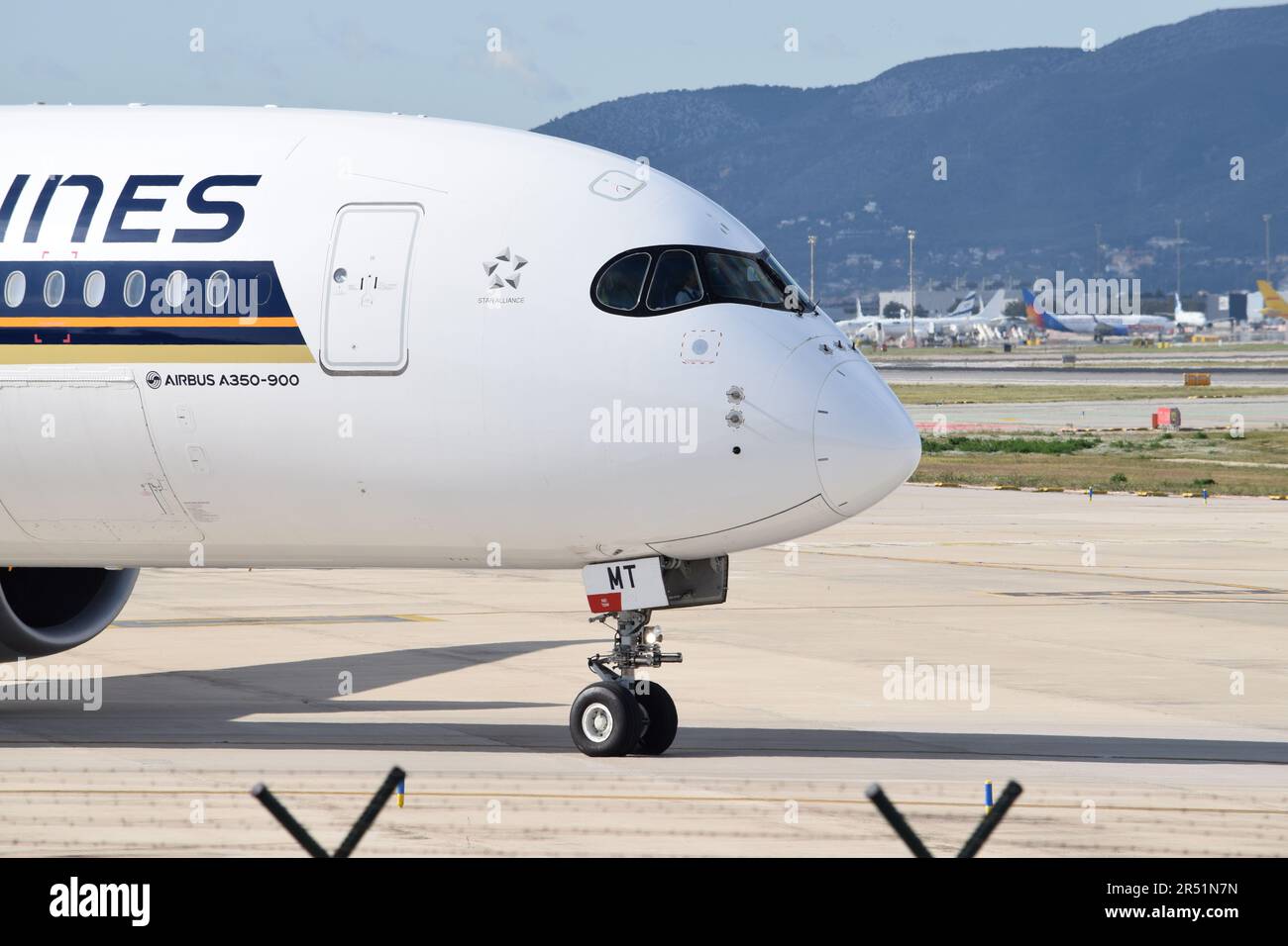 Barcelona ,Spain -November 08,2019: Singapore Airlines.9V-SMT, Airbus ...