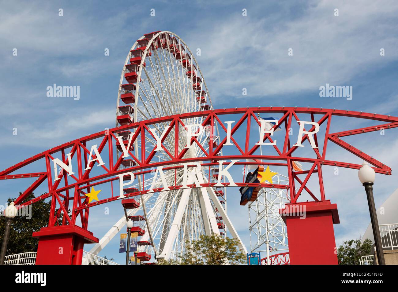 USA, Illinois, Chicago, Navy Pier Park entrance with Ferris Wheel Stock ...
