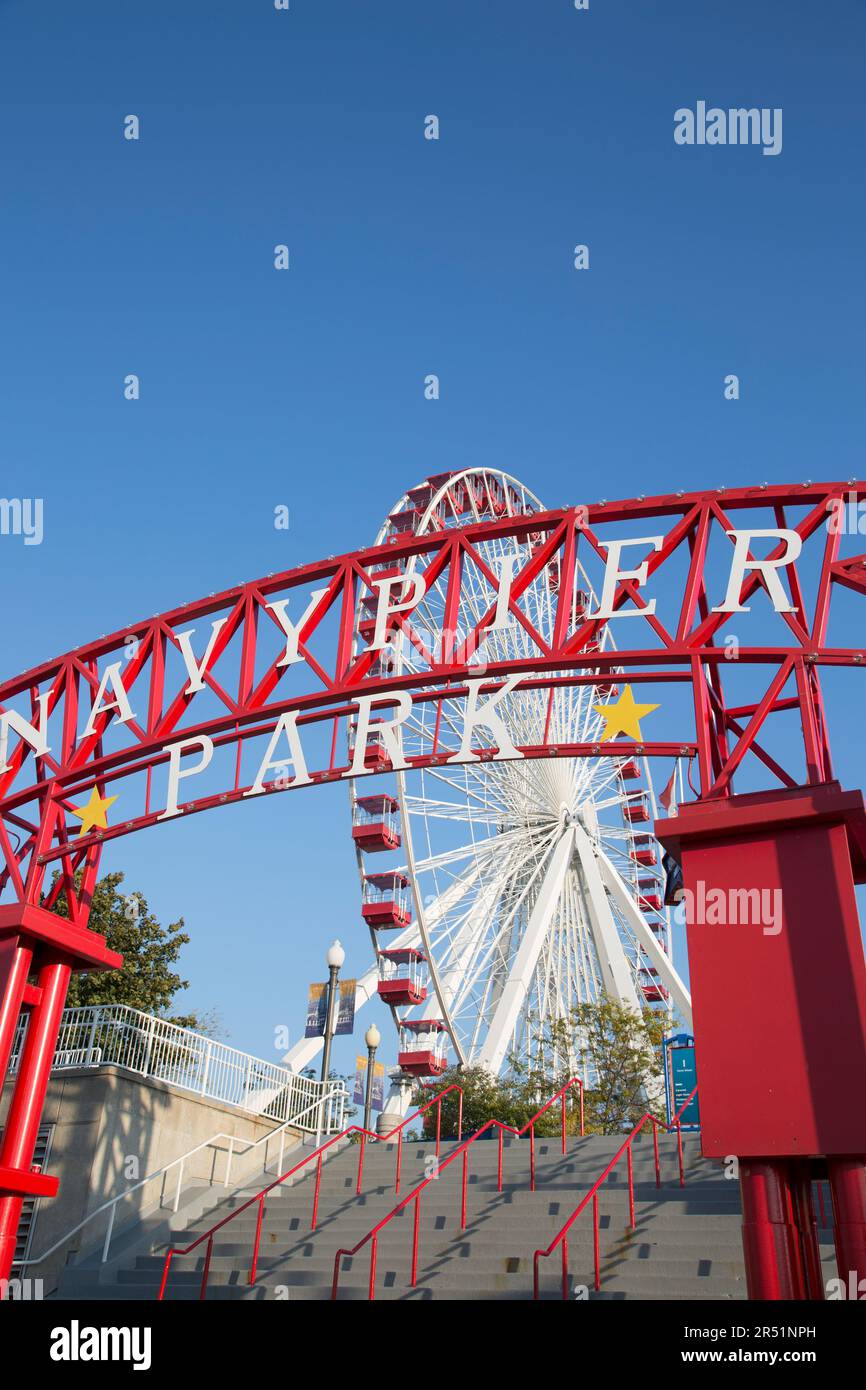 USA, Illinois, Chicago, Navy Pier Park entrance with Ferris Wheel Stock ...