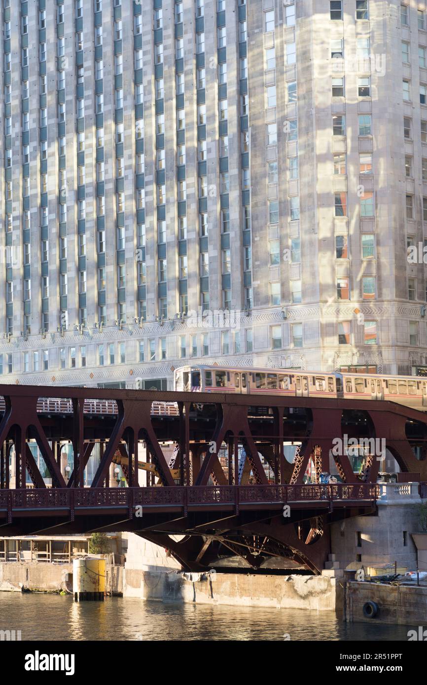 USA, Illinois, Chicago, Lake Street bridge across the Chicago river ...