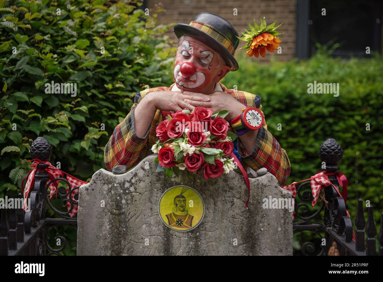 London, UK. 31st May 2023. Clown Mattie puts on a sad face during the ...