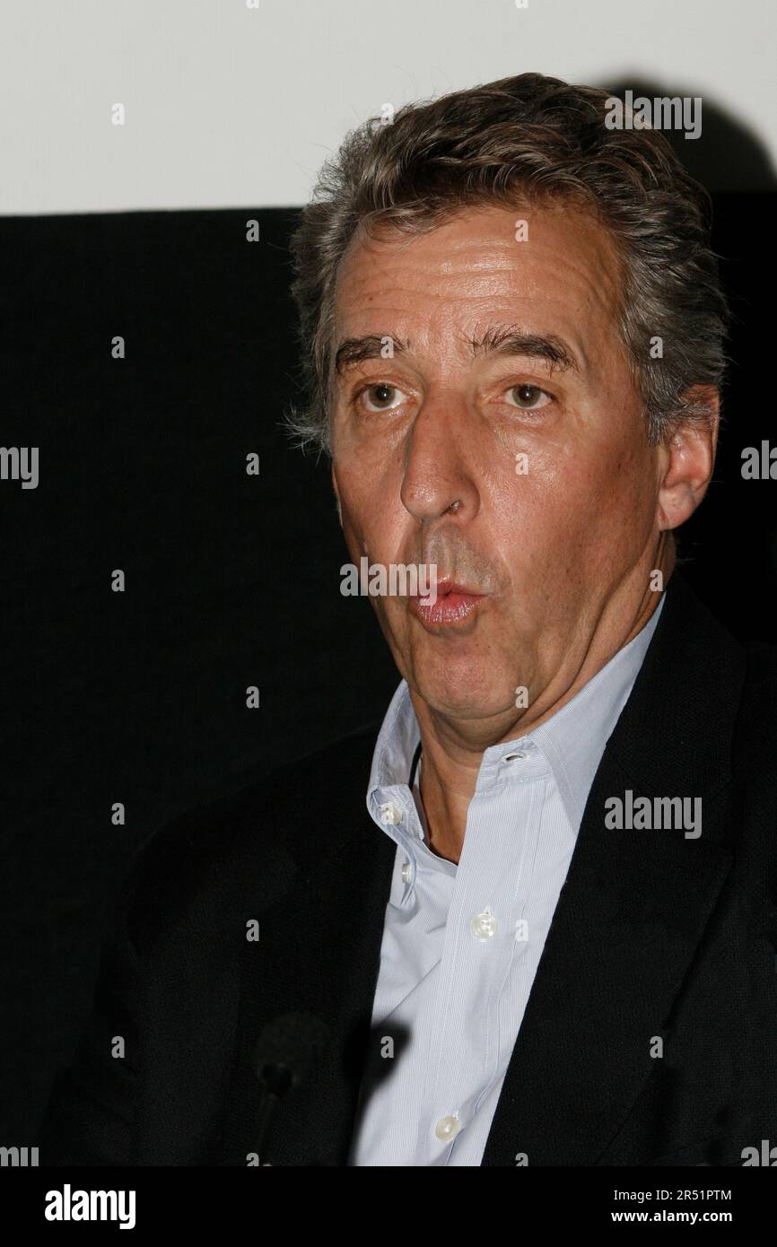 Marketing guru hi-res stock photography and images - Alamy