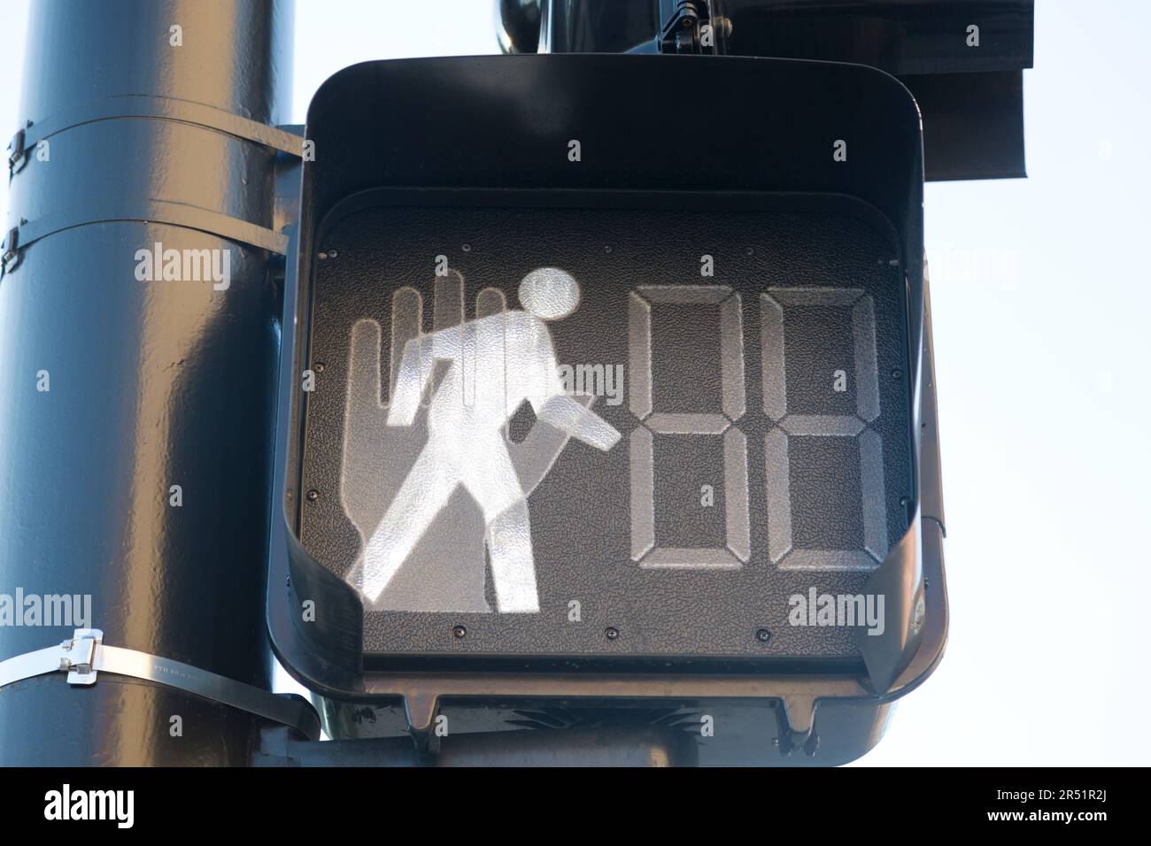 Pedestrian walk sign hi-res stock photography and images - Alamy
