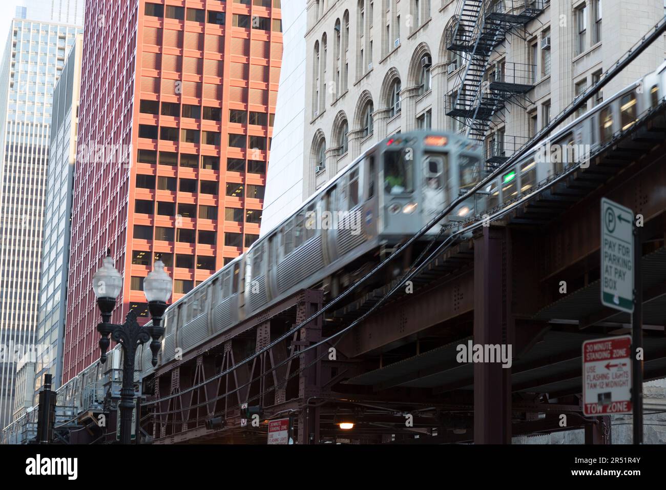 Cta loop hi-res stock photography and images - Alamy