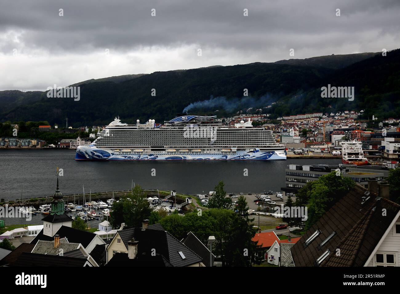 Cruise liner "Norwegian Prima", Bergen, Norway Stock Photo - Alamy