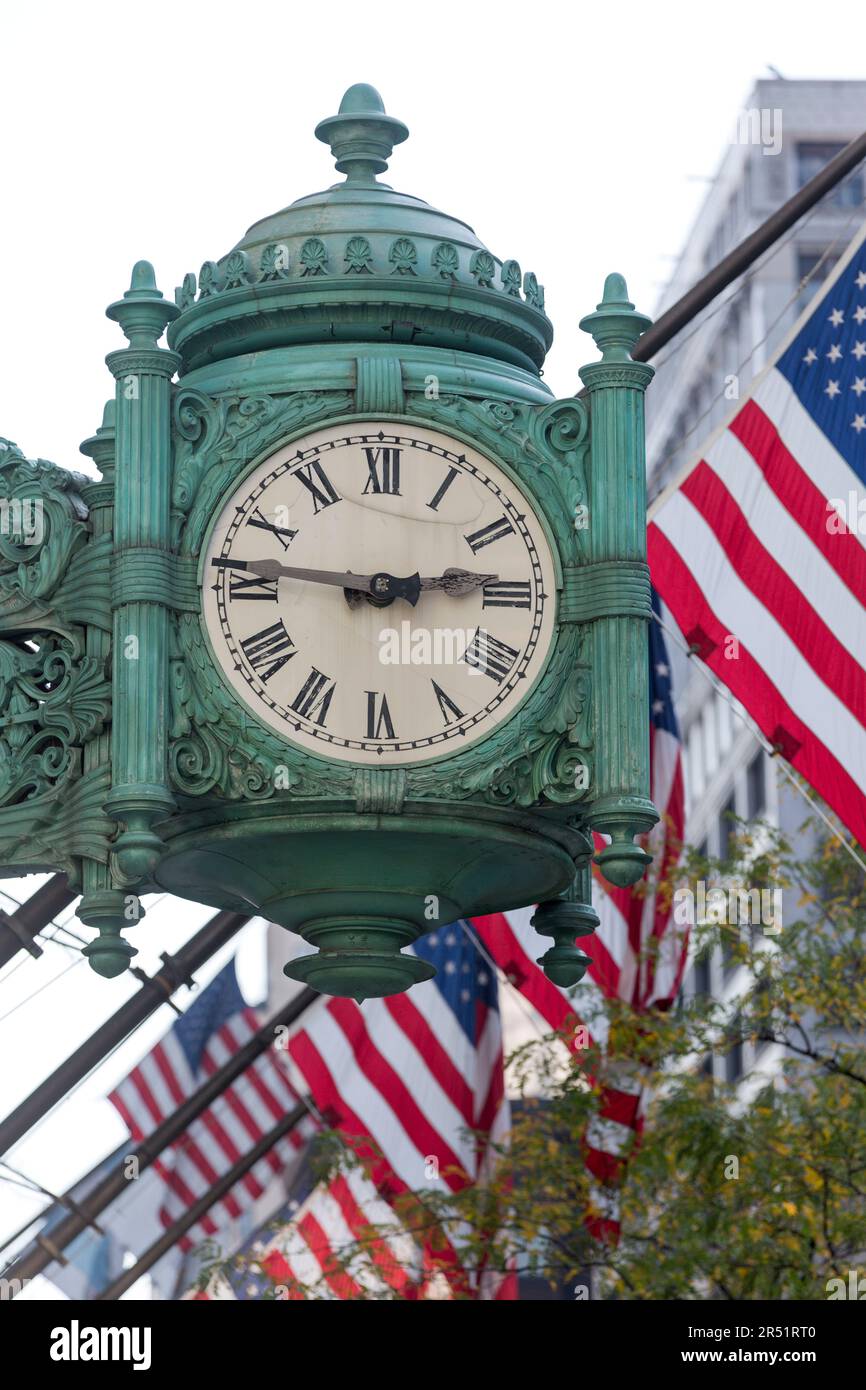 Chicago clock hi-res stock photography and images - Alamy