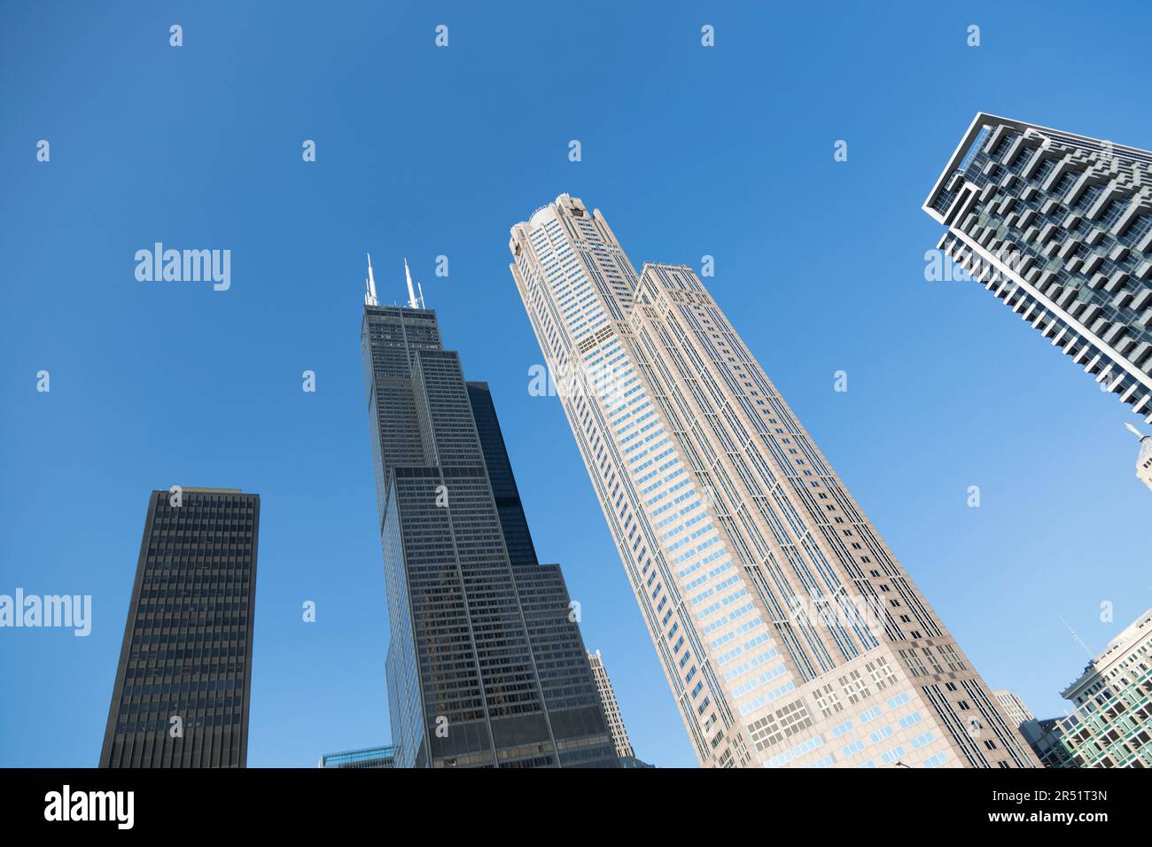 Skyscrapers with willis tower hi-res stock photography and images - Alamy