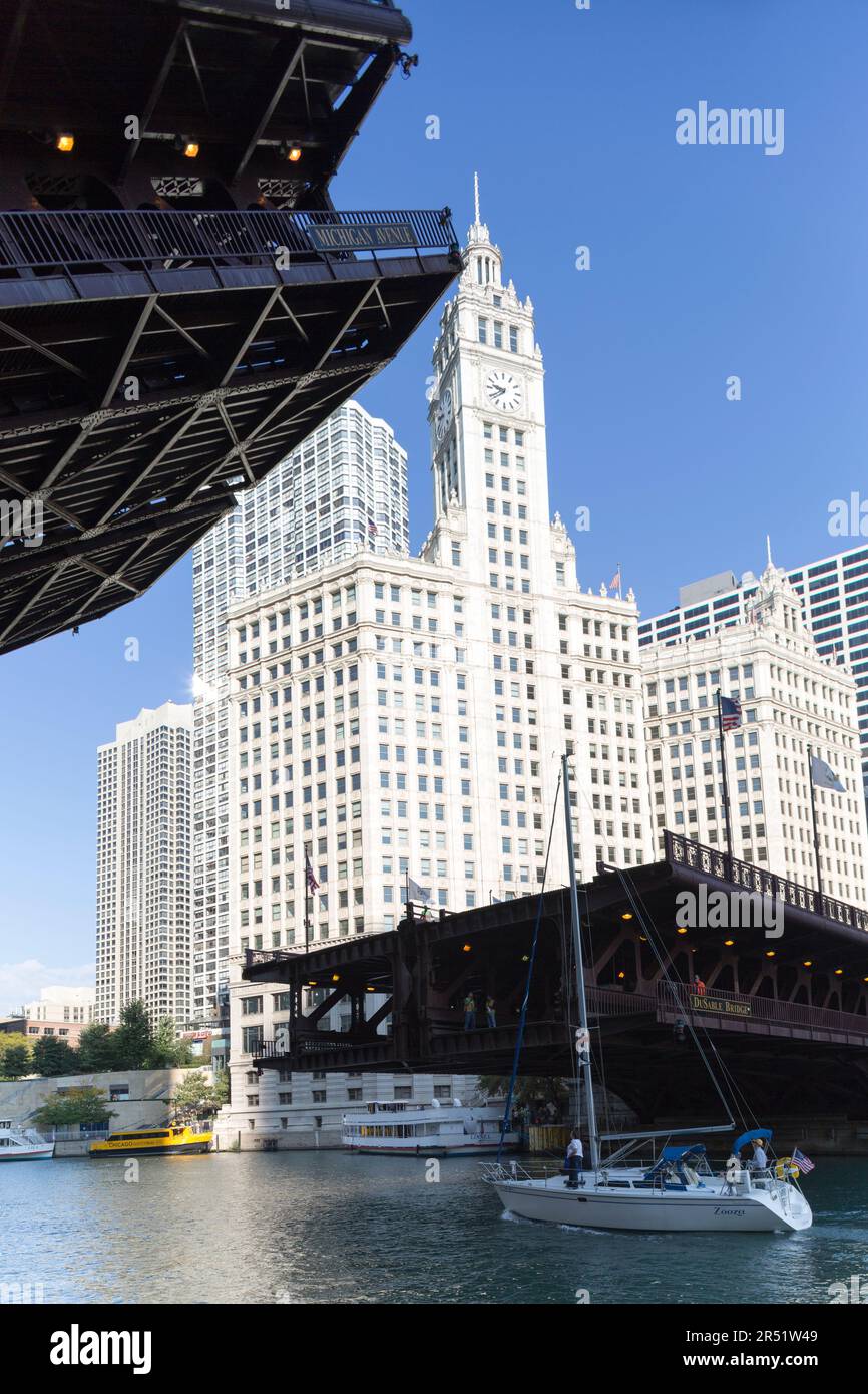 Dusable raised hi-res stock photography and images - Alamy