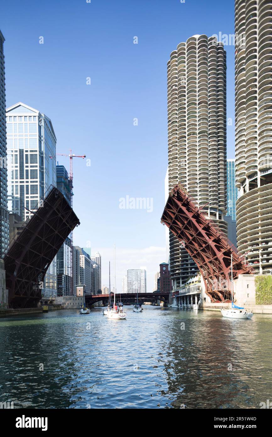 State street bridge chicago hi-res stock photography and images - Alamy