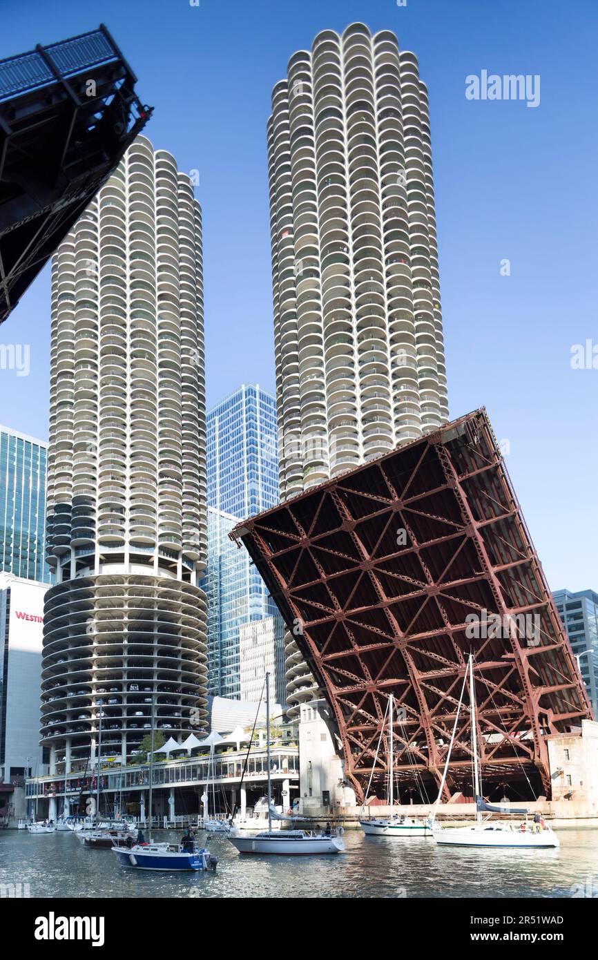State street bridge chicago hi-res stock photography and images - Alamy