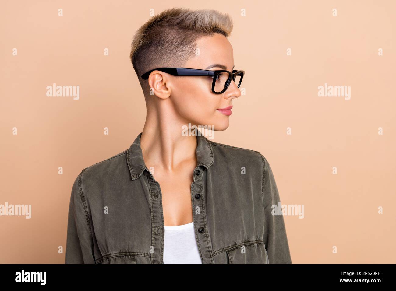 Side avatar photo of young business girl manager hairdress salon ...