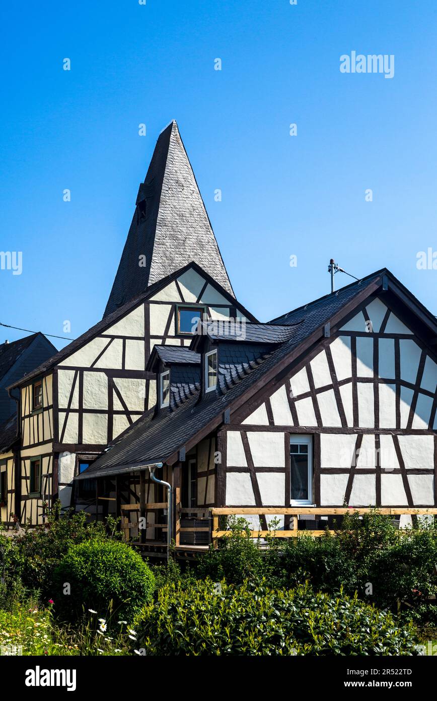 Slate clad house hi-res stock photography and images - Alamy