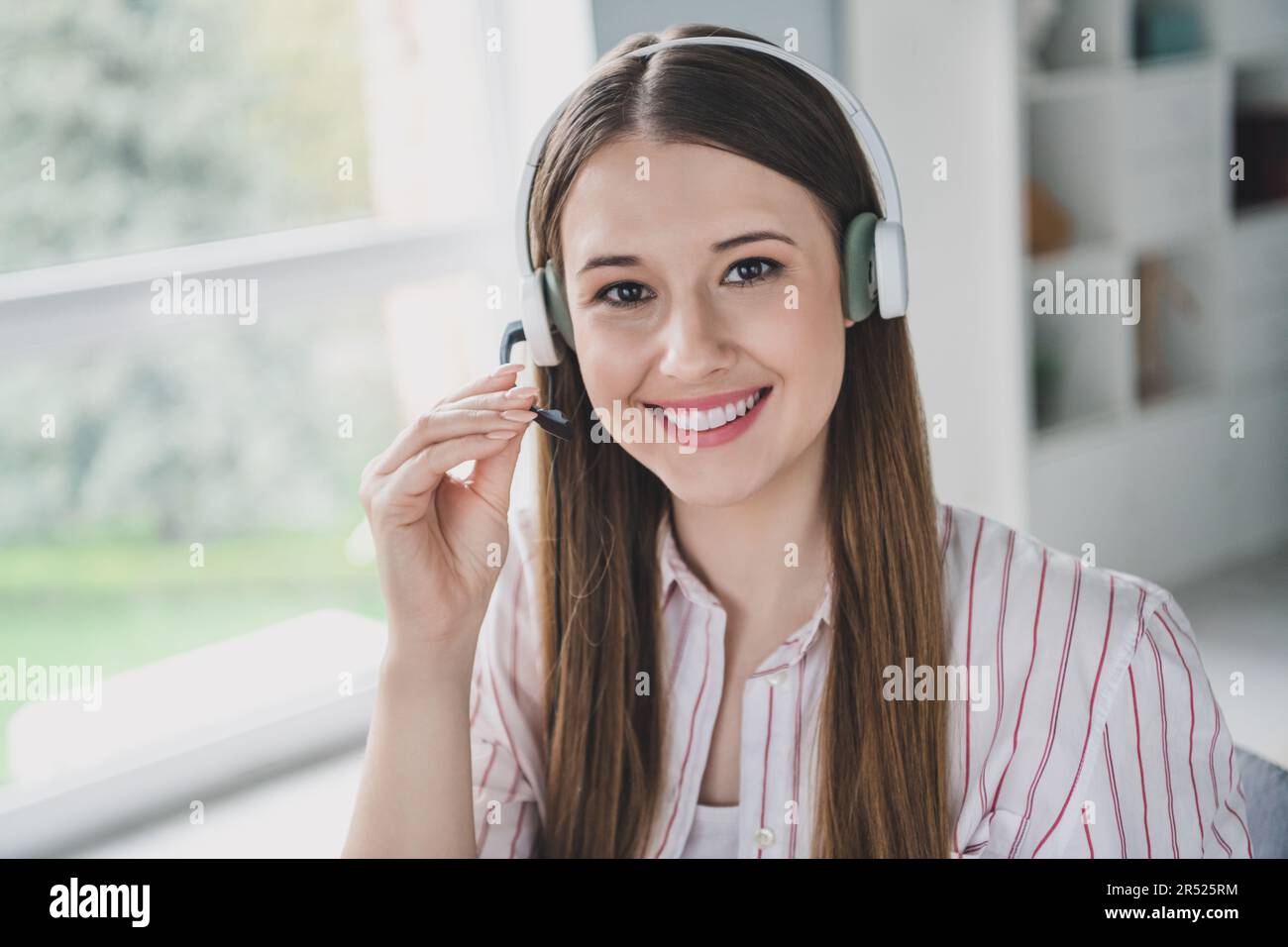 Photo portrait of pretty young girl work call center hotline dressed ...