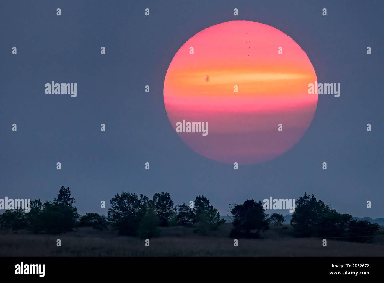 Hazy Setting Sun - The wildfires in Canada have impacted the NYC skies ...