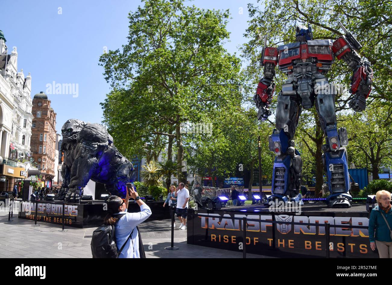 London, UK. 26th May 2023. A woman takes a photo of the statue of ...