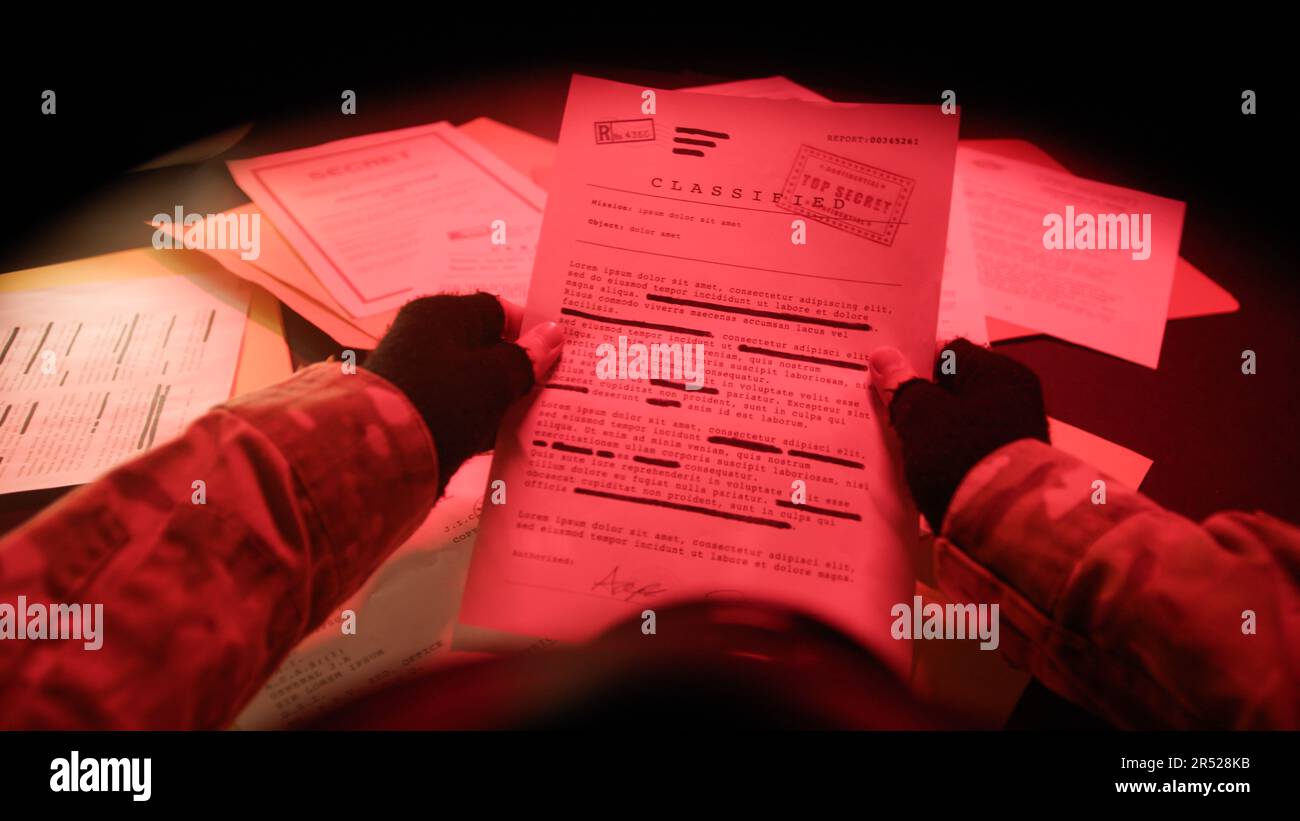 Red alert top secret documents hi-res stock photography and images - Alamy