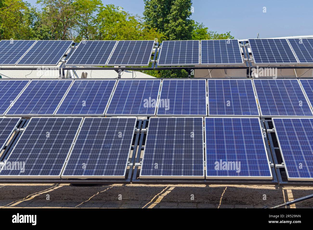 Array of Angled Solar Panel Unit at Large Trailer Stock Photo - Alamy