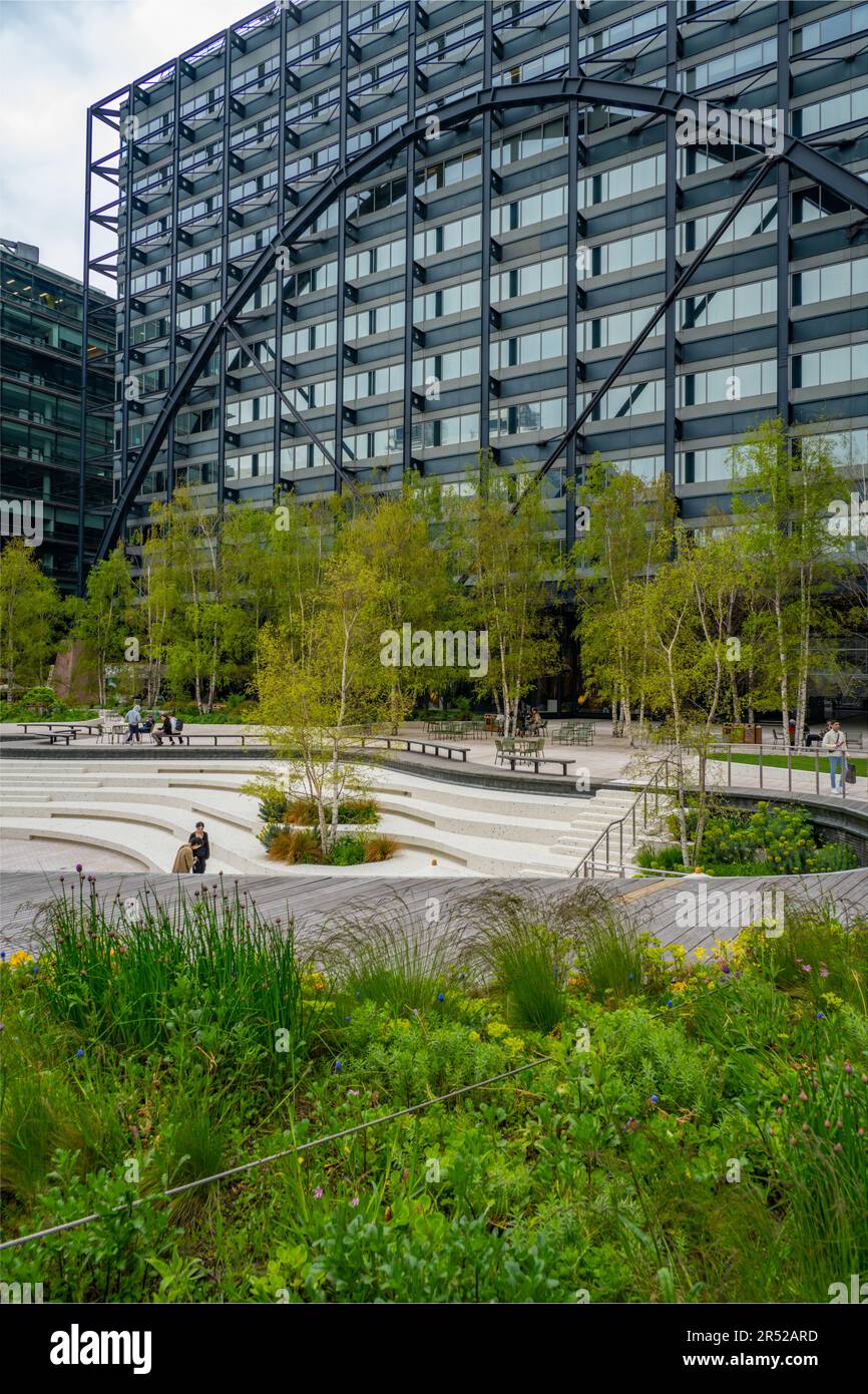 Broadgate Exchange Square and Arena gardens over Liverpool st Station ...