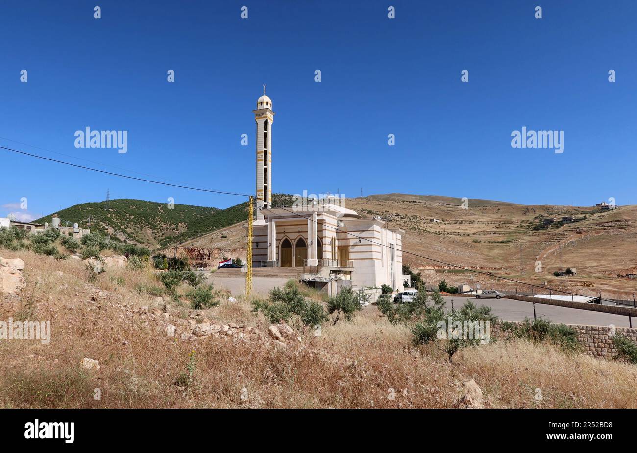 The muslim mosque that overlooks Masnaa border crossing point with ...