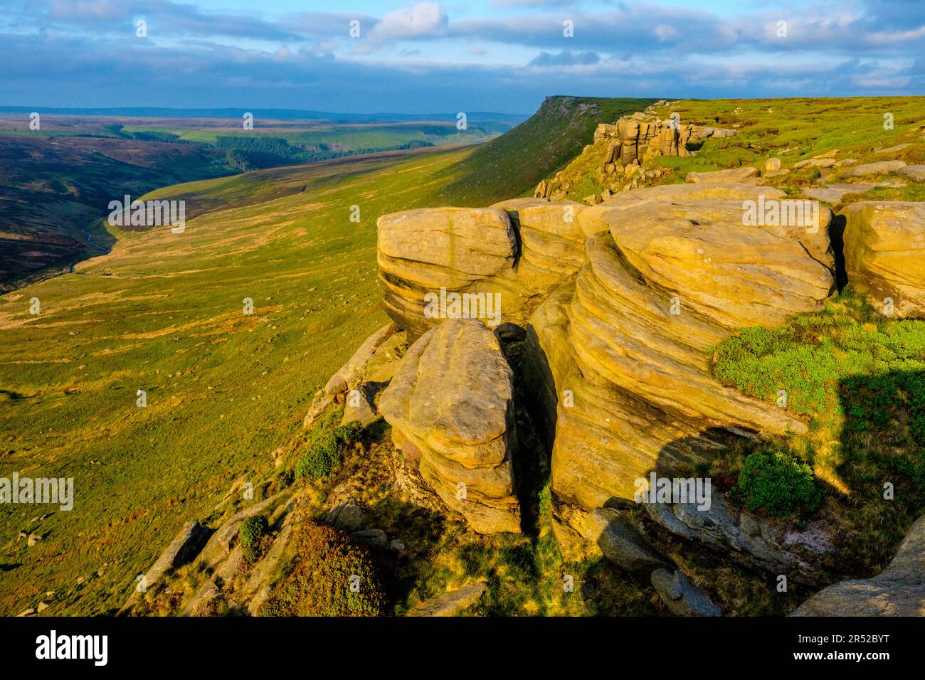 The Northern edge of Kinder Scout in the Peak District National Park ...