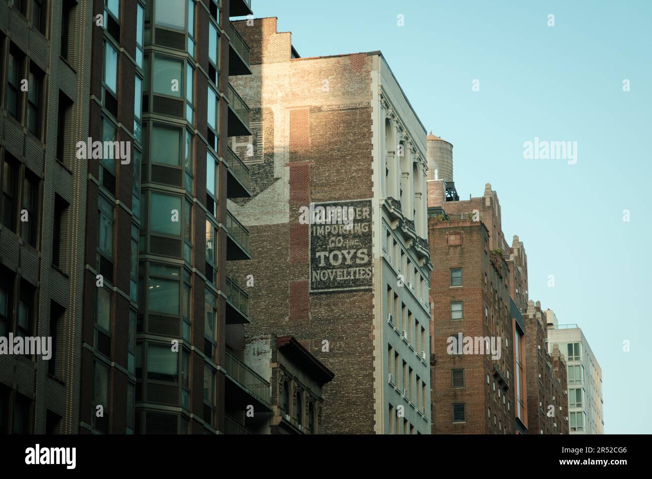 Urban scene flatiron building on hi-res stock photography and images ...