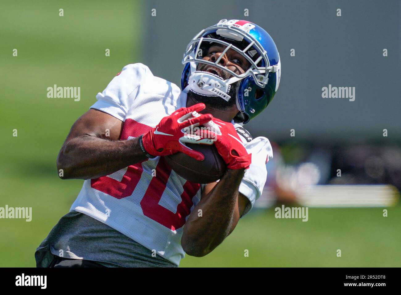 New York Giants wide receiver Jamison Crowder (80) performs a drill at ...