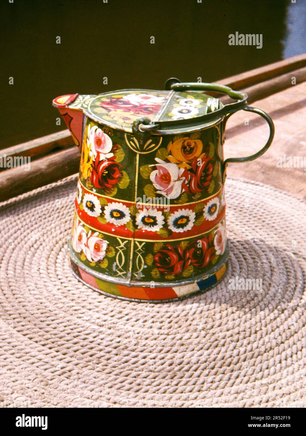 1950s art and craft hi-res stock photography and images - Alamy