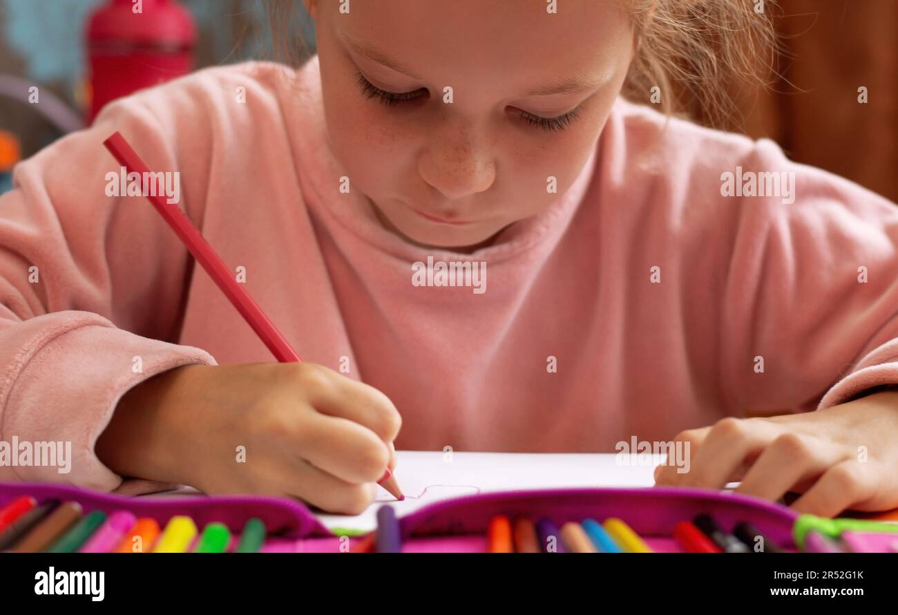 kid Girl shows his drawing Stock Photo - Alamy