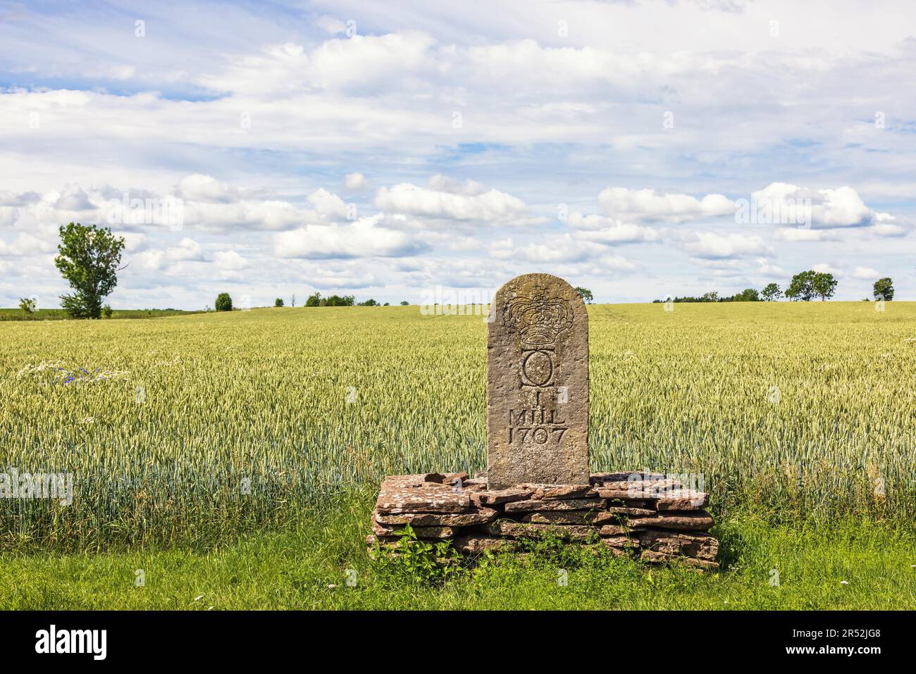 Roadside milestone hi-res stock photography and images - Alamy