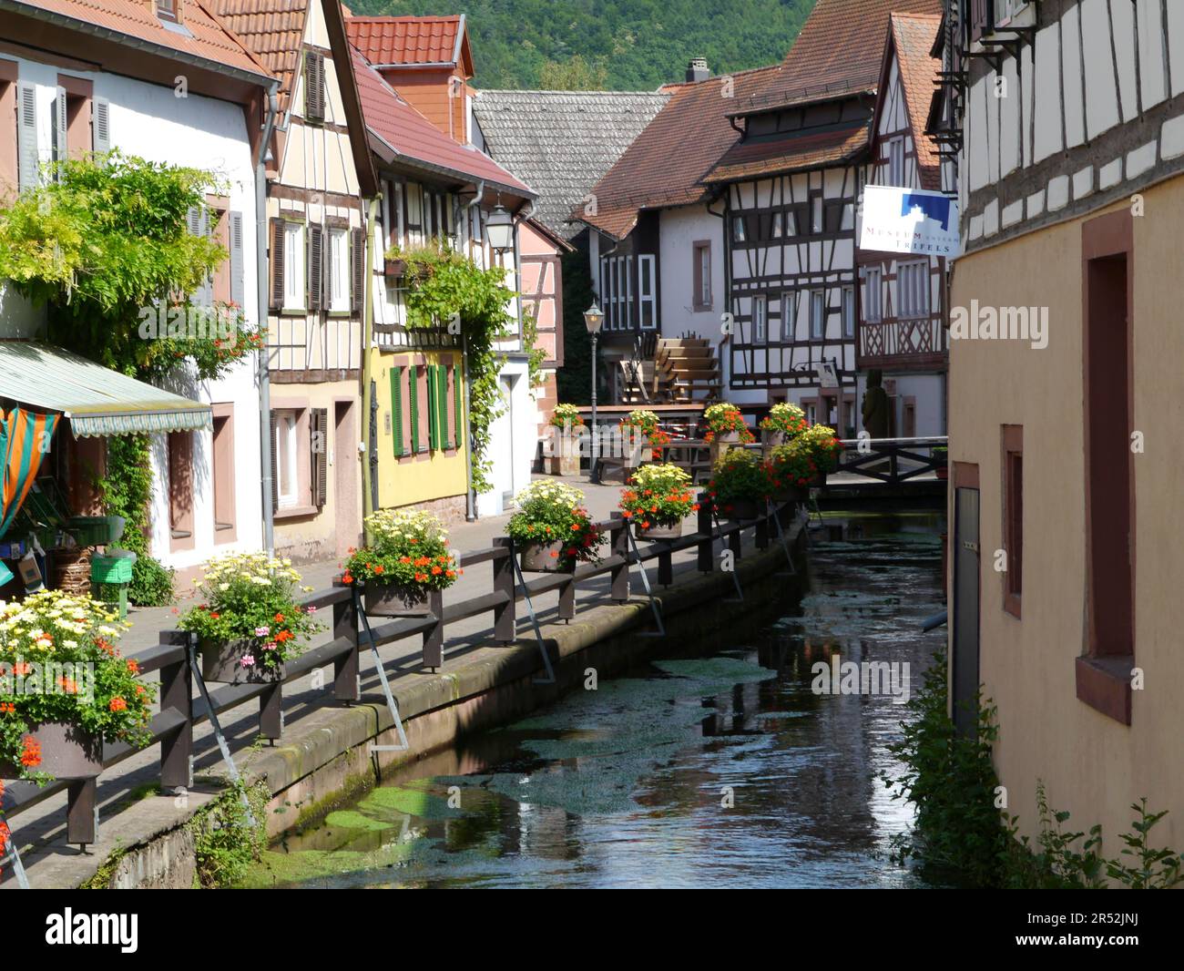 Water alley half timbered hi-res stock photography and images - Alamy