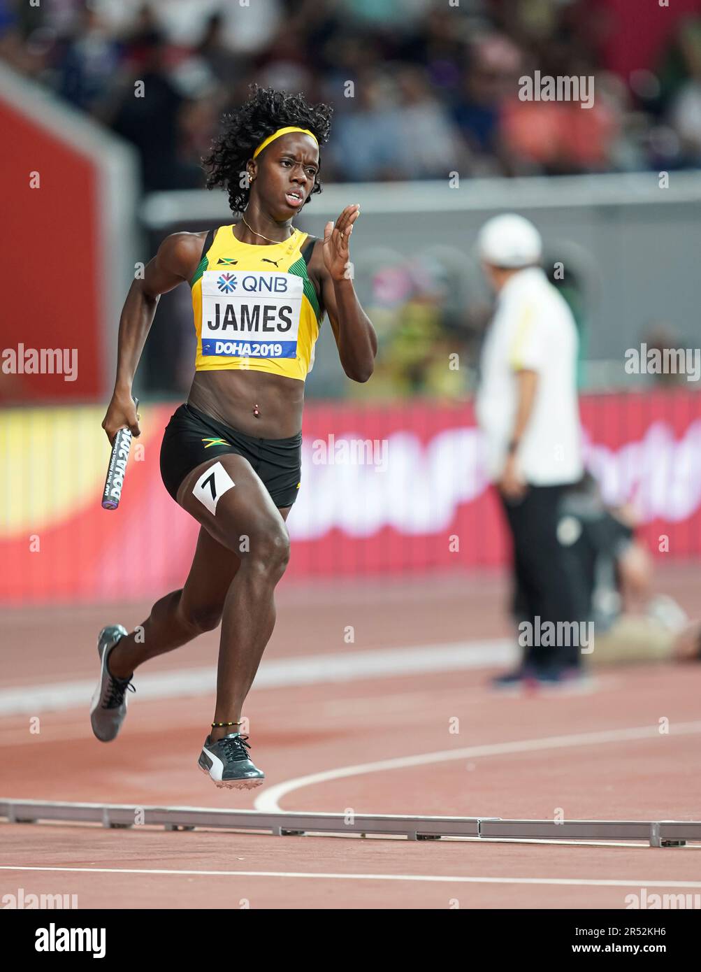 Tiffany JAMES running the 4x400m relay at the 2019 World Athletics ...