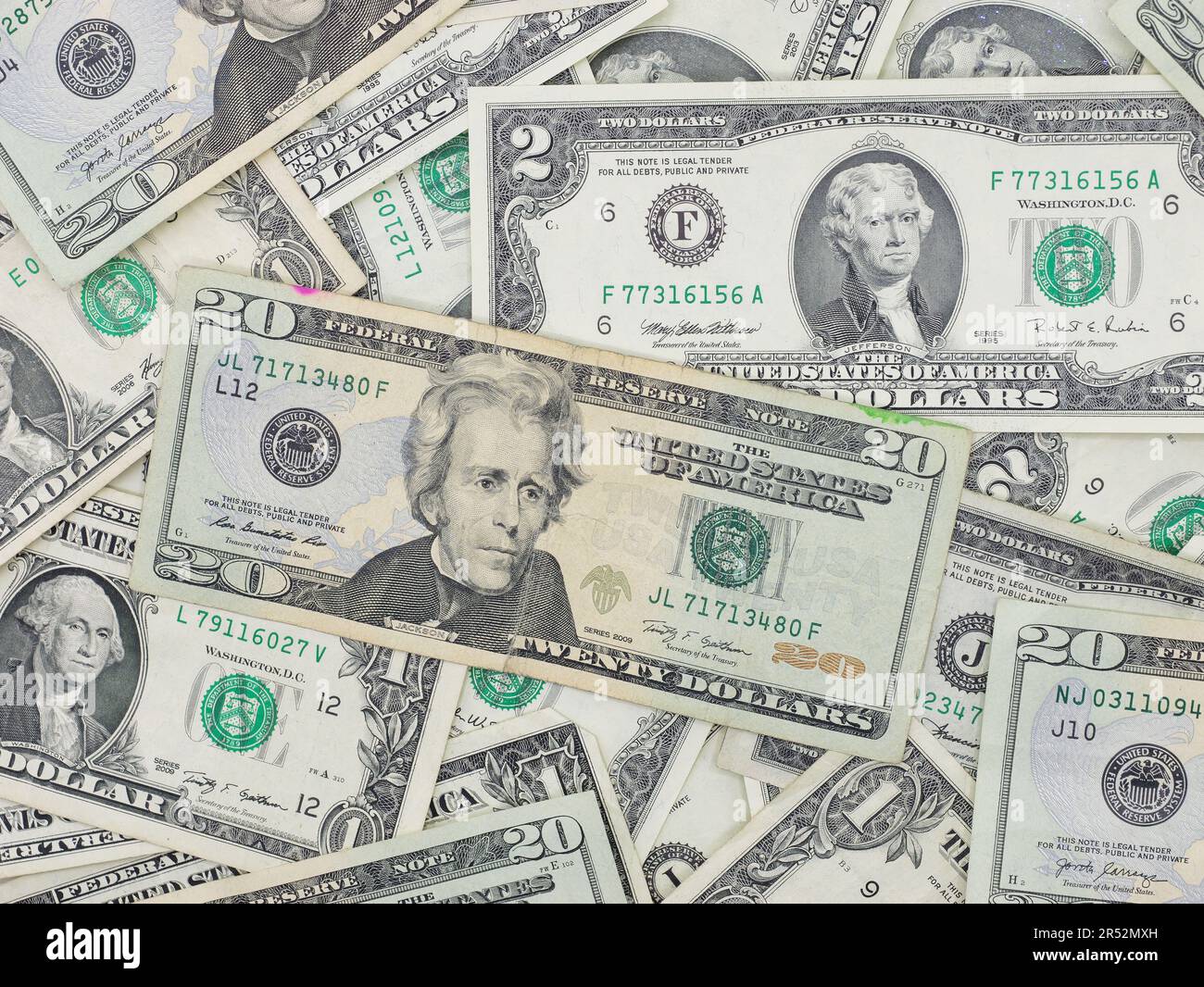 1 dollar bill table hi-res stock photography and images - Alamy