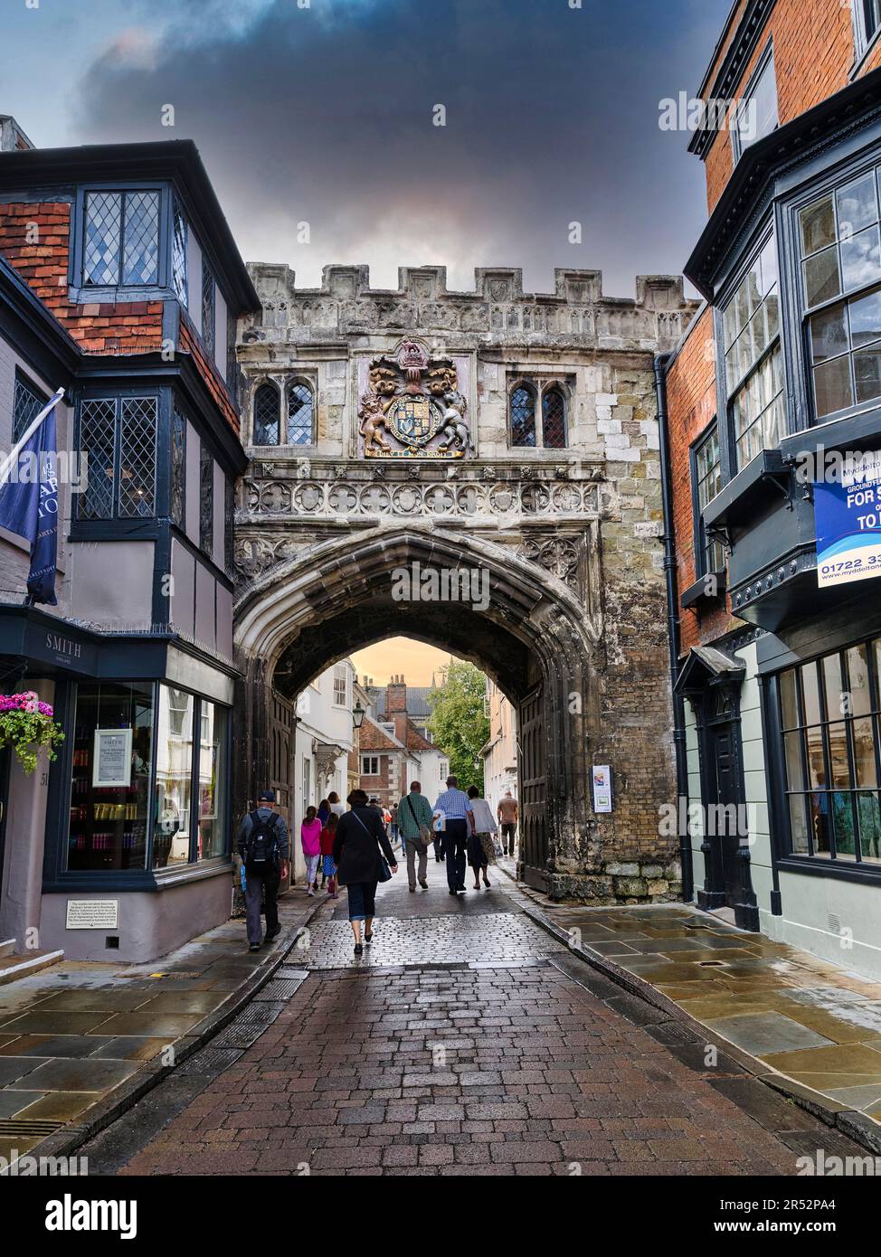 Gate in the High Street, Pedestrian Zone, Salisbury, Wiltshire, England ...