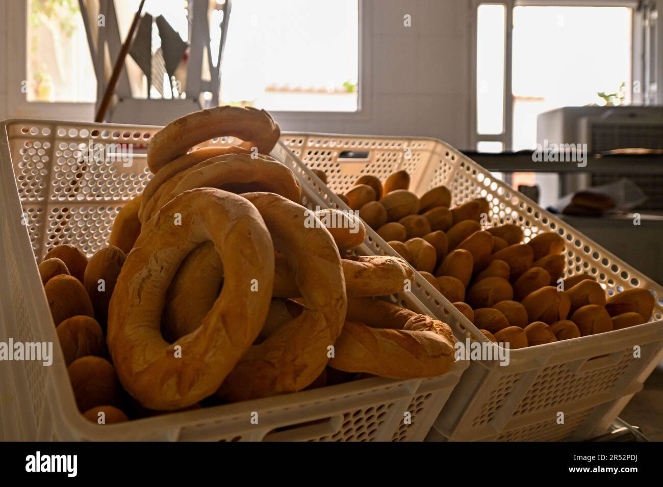 Full basket of breads hi-res stock photography and images - Alamy