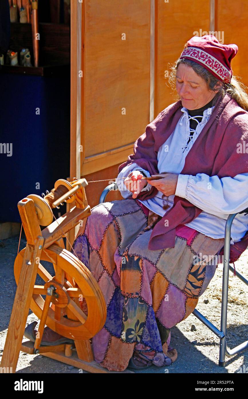 Medieval woman spinning hi-res stock photography and images - Alamy