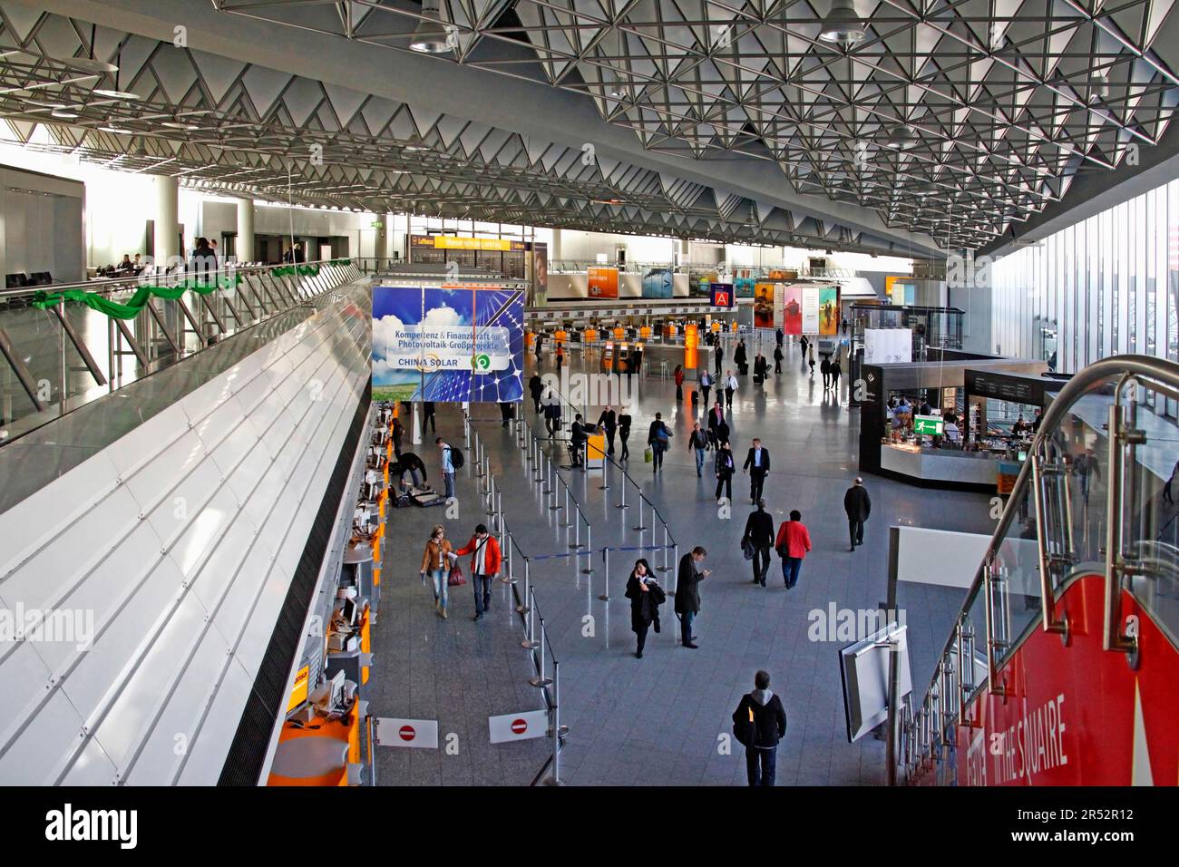 Terminal 1, International Departures Hall, Check-in, Frankfurt Airport ...