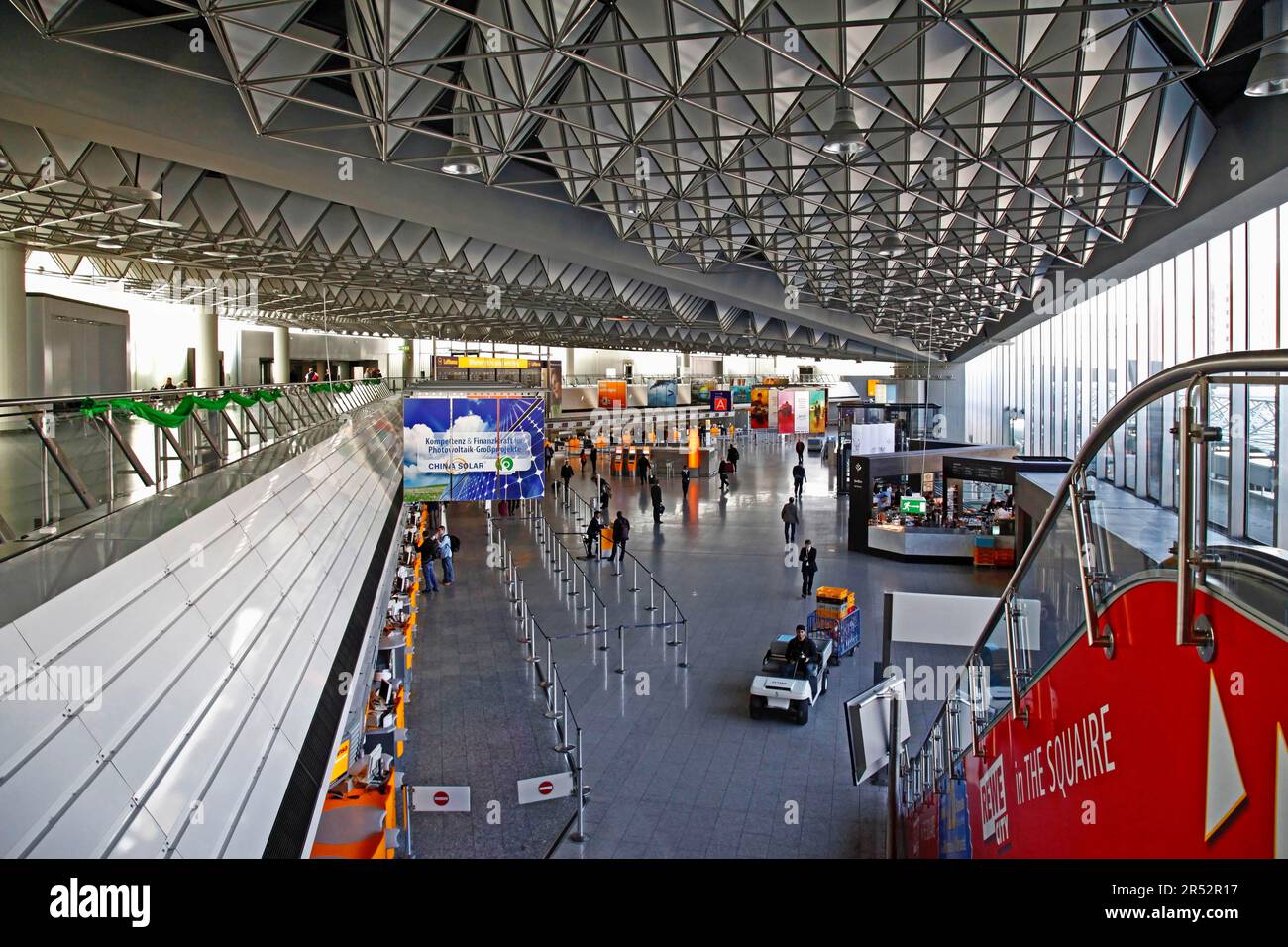 Terminal 1, International Departures Hall, Check-in, Frankfurt Airport ...