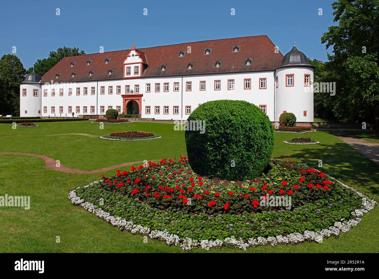 Heusenstamm castle or schonborn castle hi-res stock photography and ...