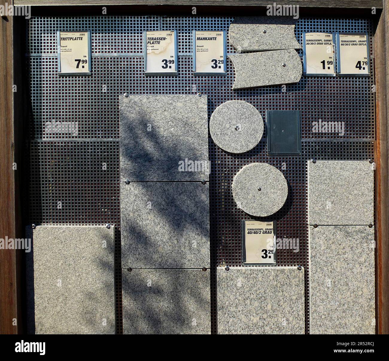 Home improvement store, granite slabs for terraces Stock Photo - Alamy
