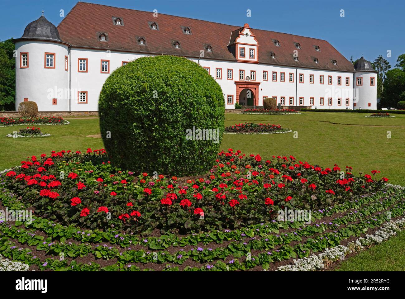 Heusenstamm castle or schonborn castle hi-res stock photography and ...