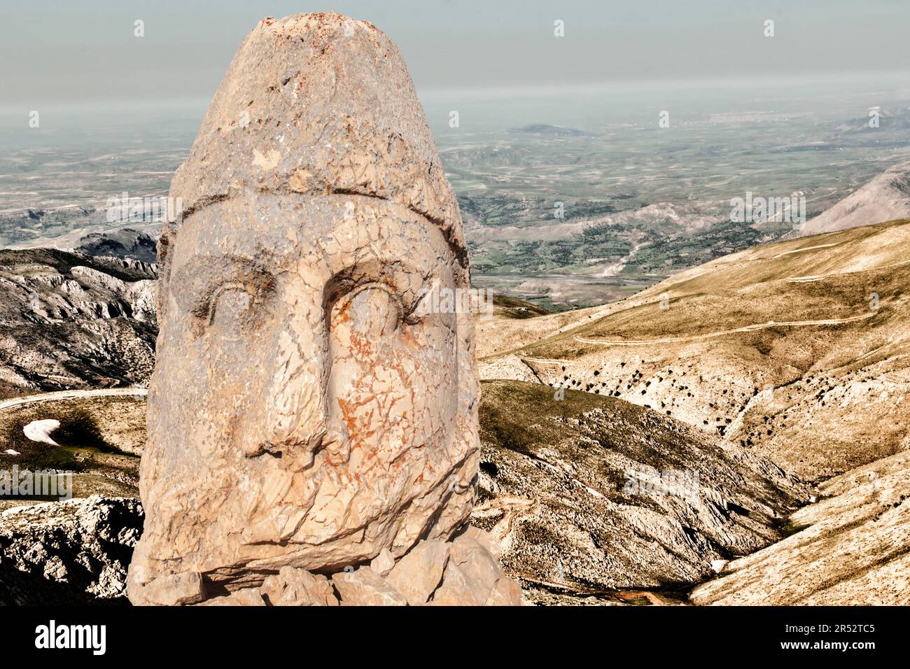 Nemrut Dagi Sanctuary, Kof of Zeus, Ruins of the Commagene Civilisation ...