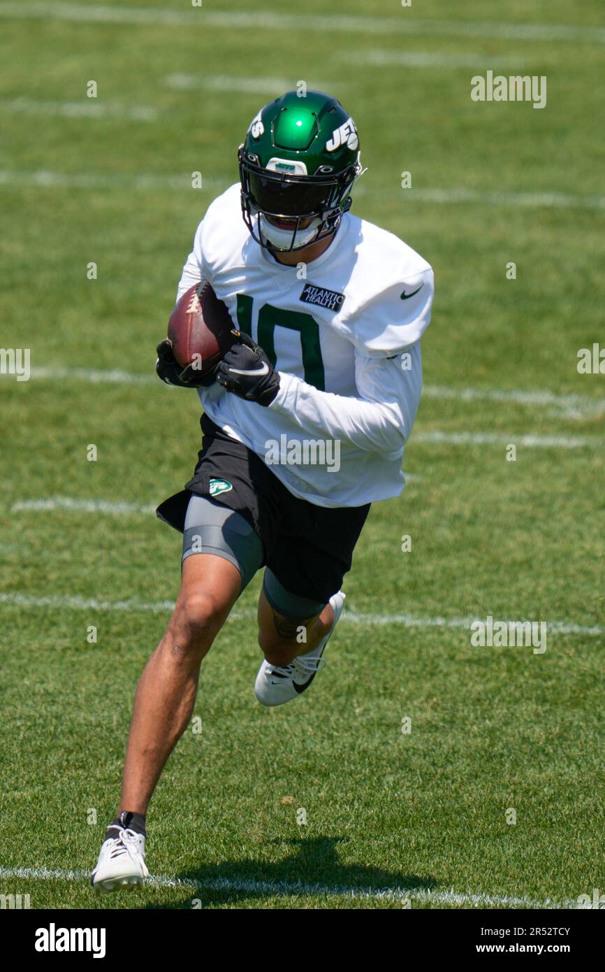 New York Jets' Allen Lazard participates in a drill at the NFL football ...