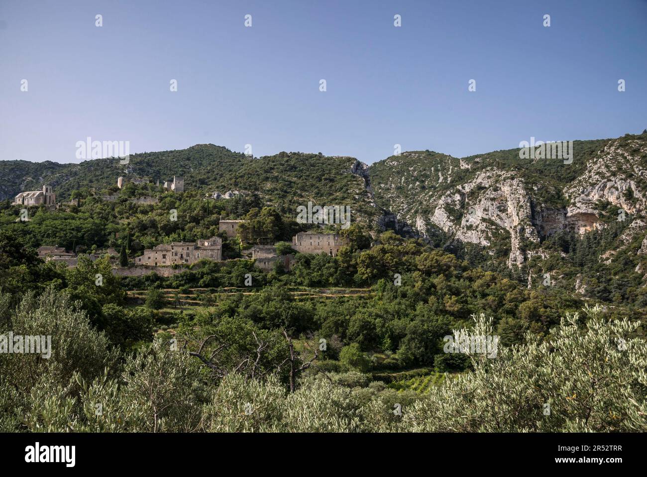 Montagne de luberon hi-res stock photography and images - Alamy