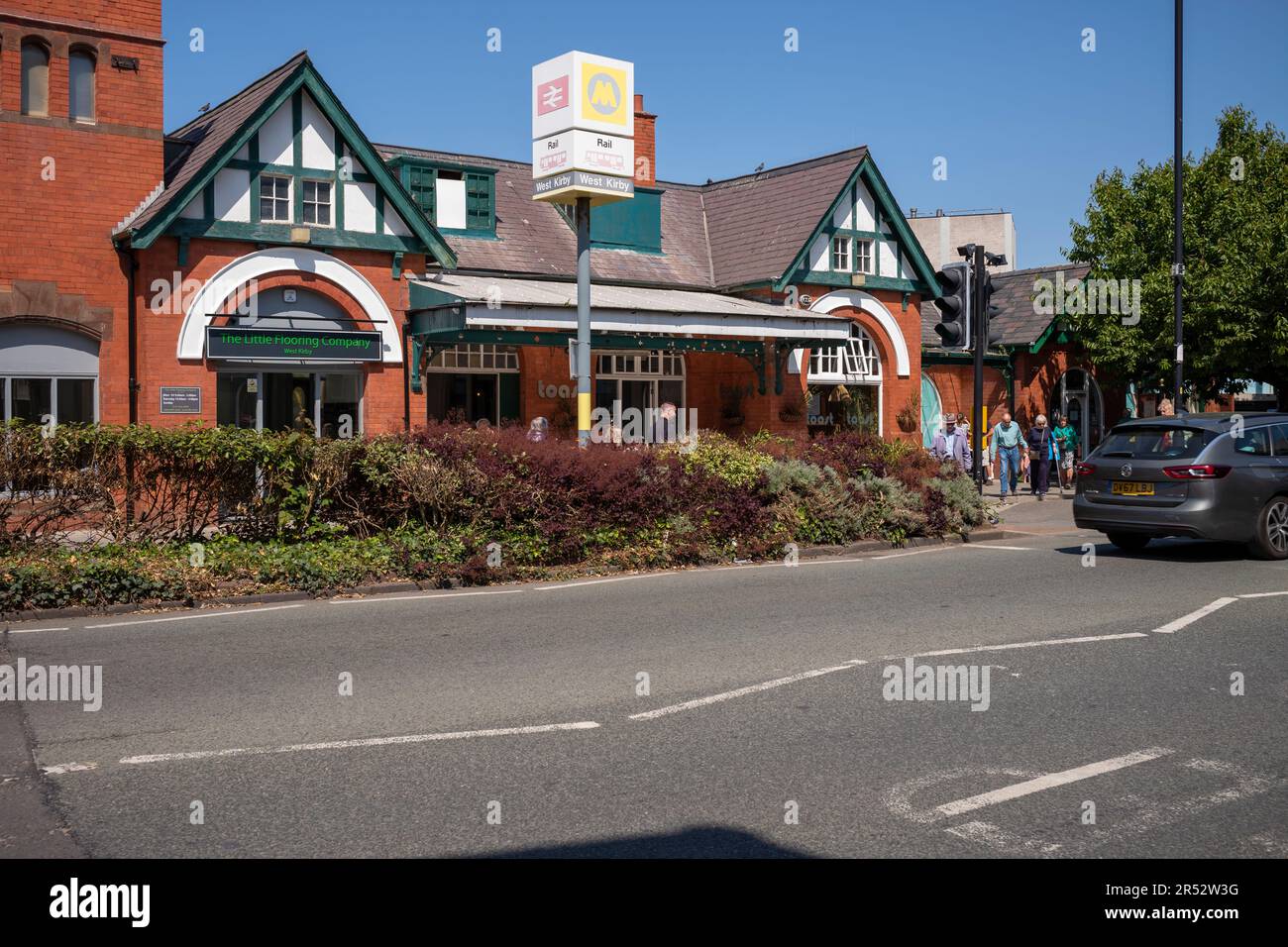 Merseyrail hi-res stock photography and images - Alamy